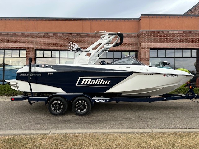 Pre-Owned, Used Inboard Boats For Sale | Malibu & Axis Boats